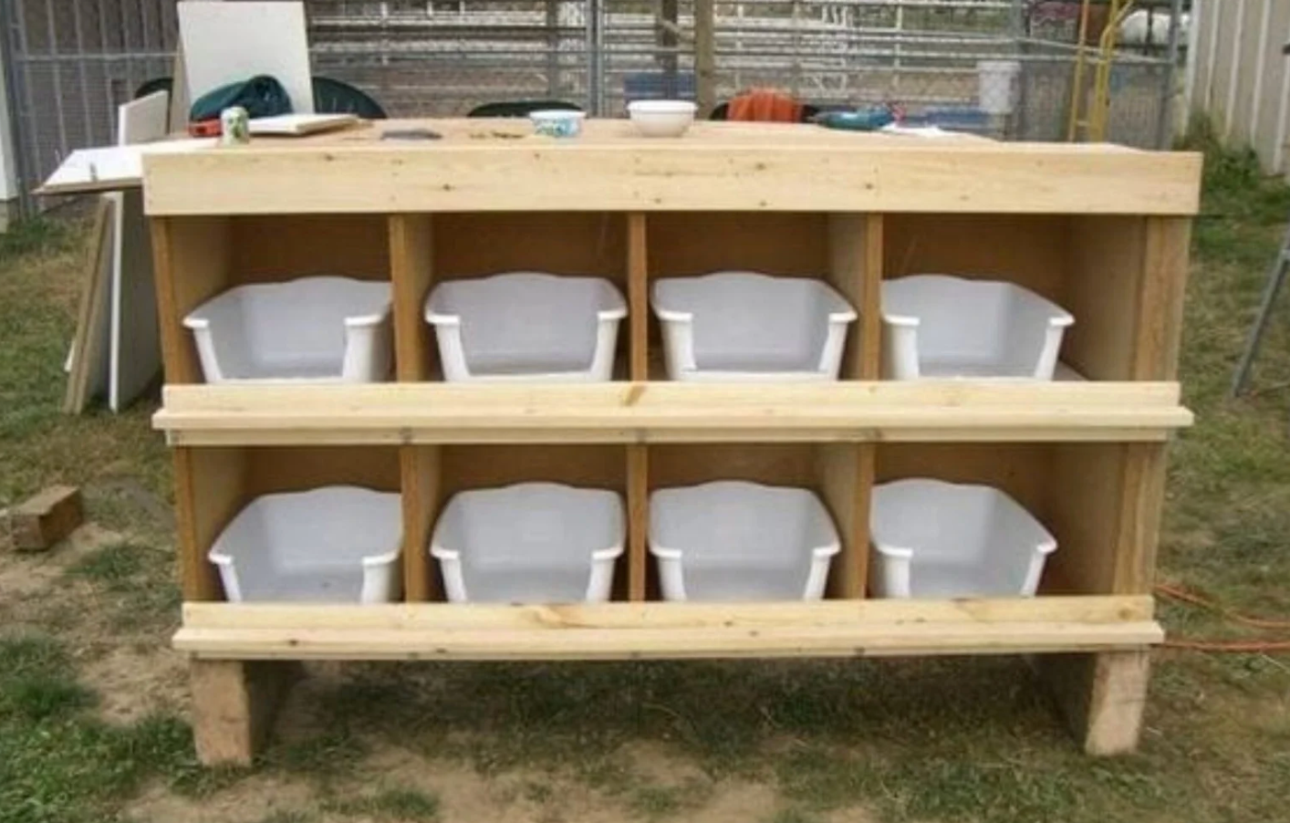 8 DIY Chicken & Duck Nesting Box Ideas (Using Buckets, Crates, Pallets ...